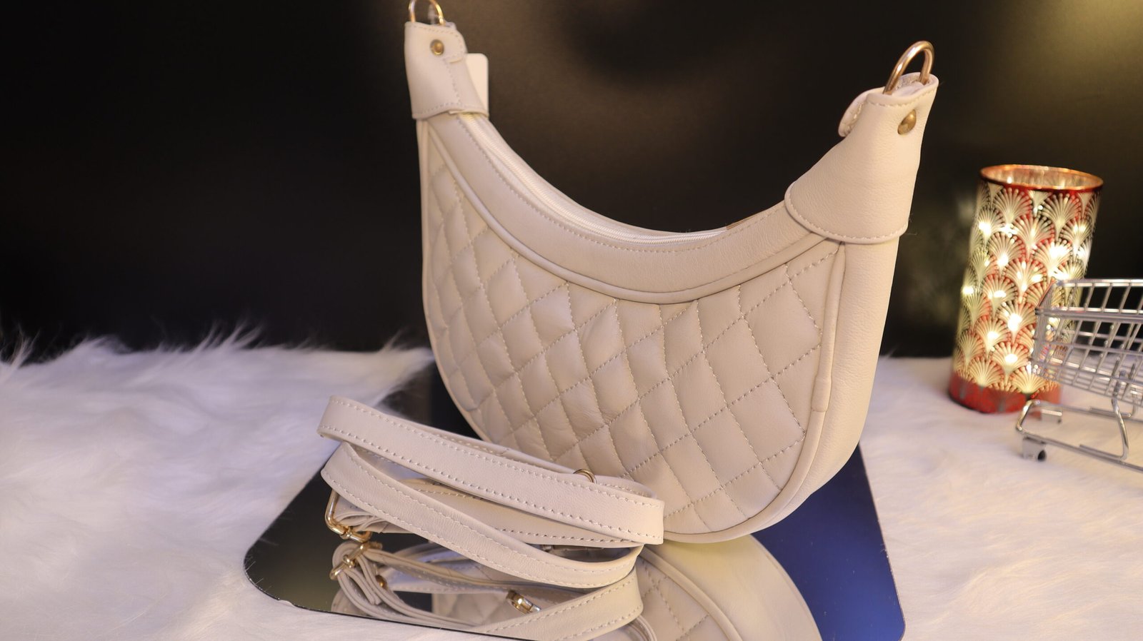 Luxury Genuine Leather Quilted Moon Bag – Un Prezioso Regalo